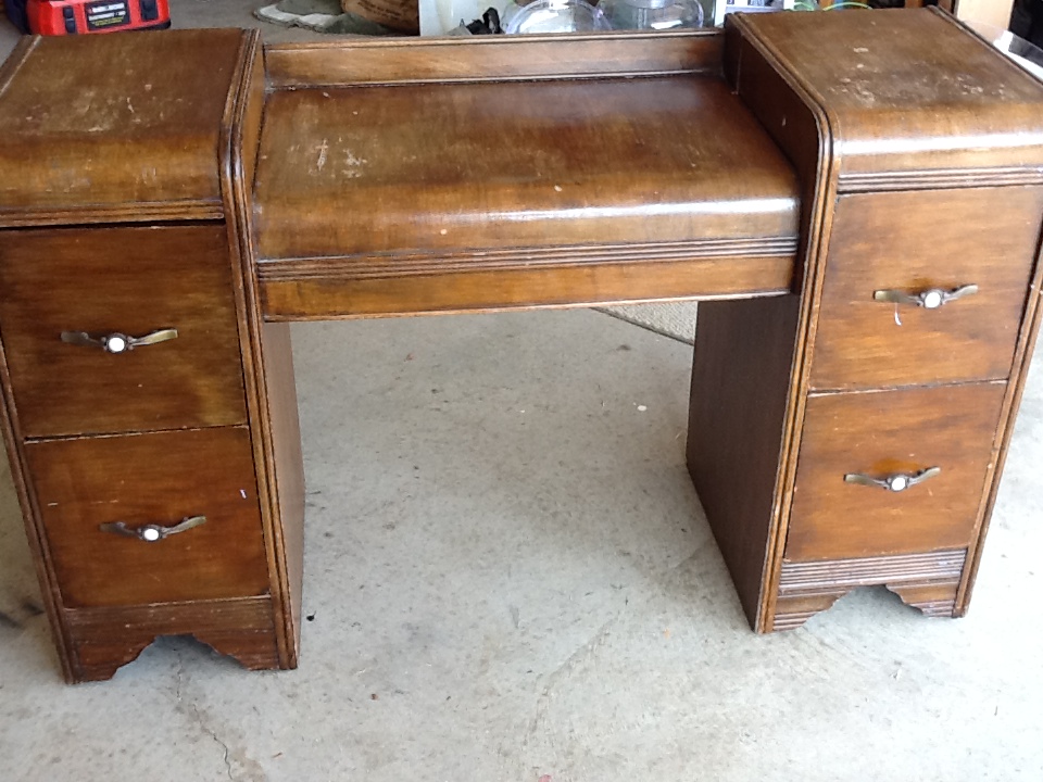 The Creative Chickadee: Repurposed Desk into Night Stands