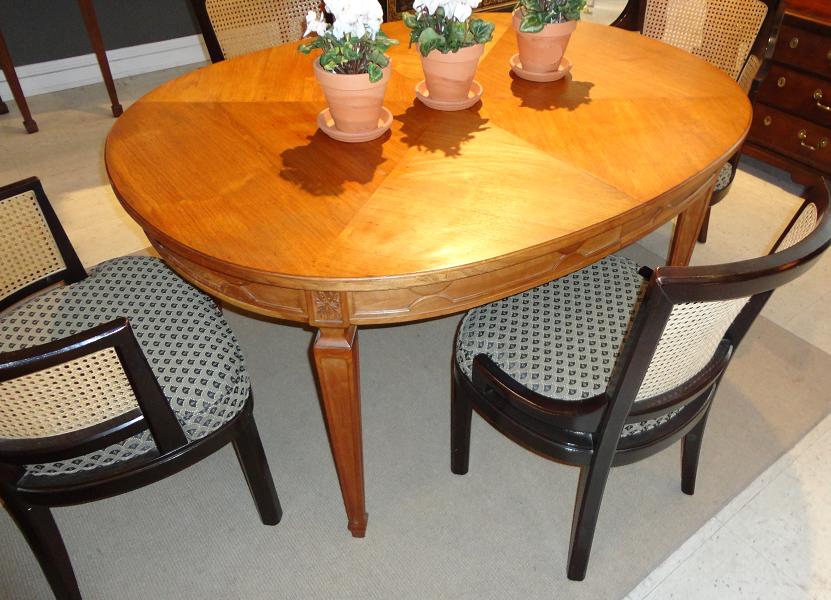MICHAEL THOMAS : "Jacques Bodart" Dining Table