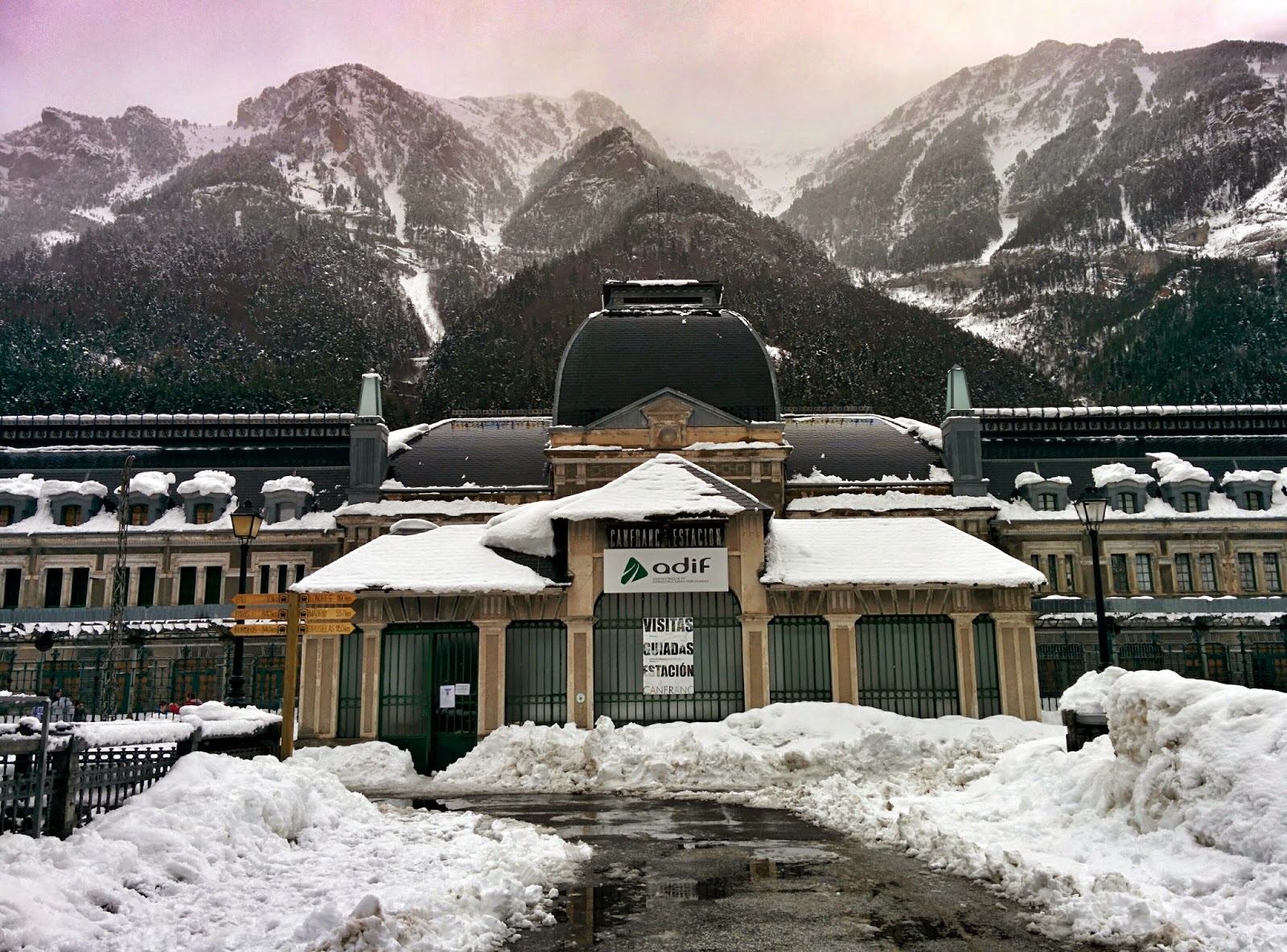 Viejas Sombras: La estación internacional de Canfranc: primera parte ...