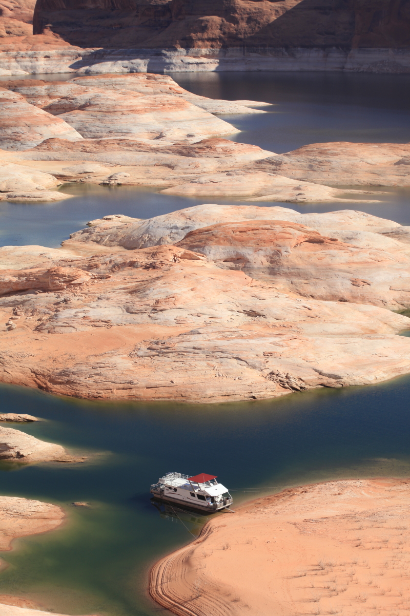 Earthly Musings - My Travel and Geology Blog: Lake Powell Houseboating ...