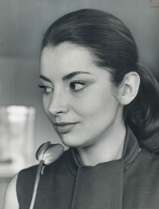 33 Beautiful Photos of French Actress Jacqueline Sassard in the 1950s ...