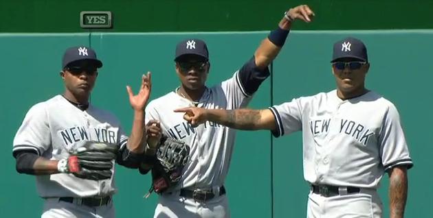Yankees outfielders confused by defensive substitution (Video ...