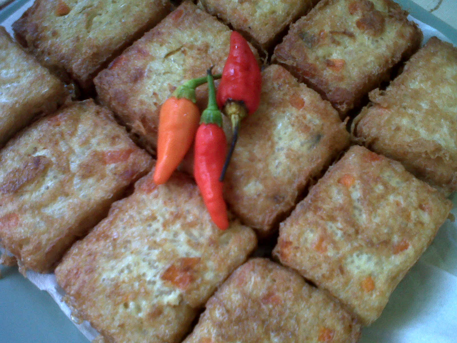 Raddin's Cake & Cookies: Cemilan Tahu Berontak dan Prol Tape