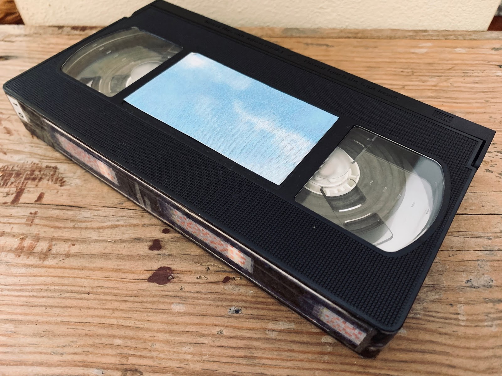 Das tralhas ao VHS, do VHS à música