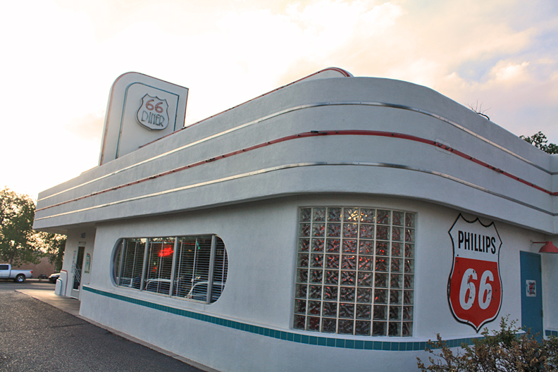 JOYFUL REFLECTIONS: 66 Diner ---on Route 66