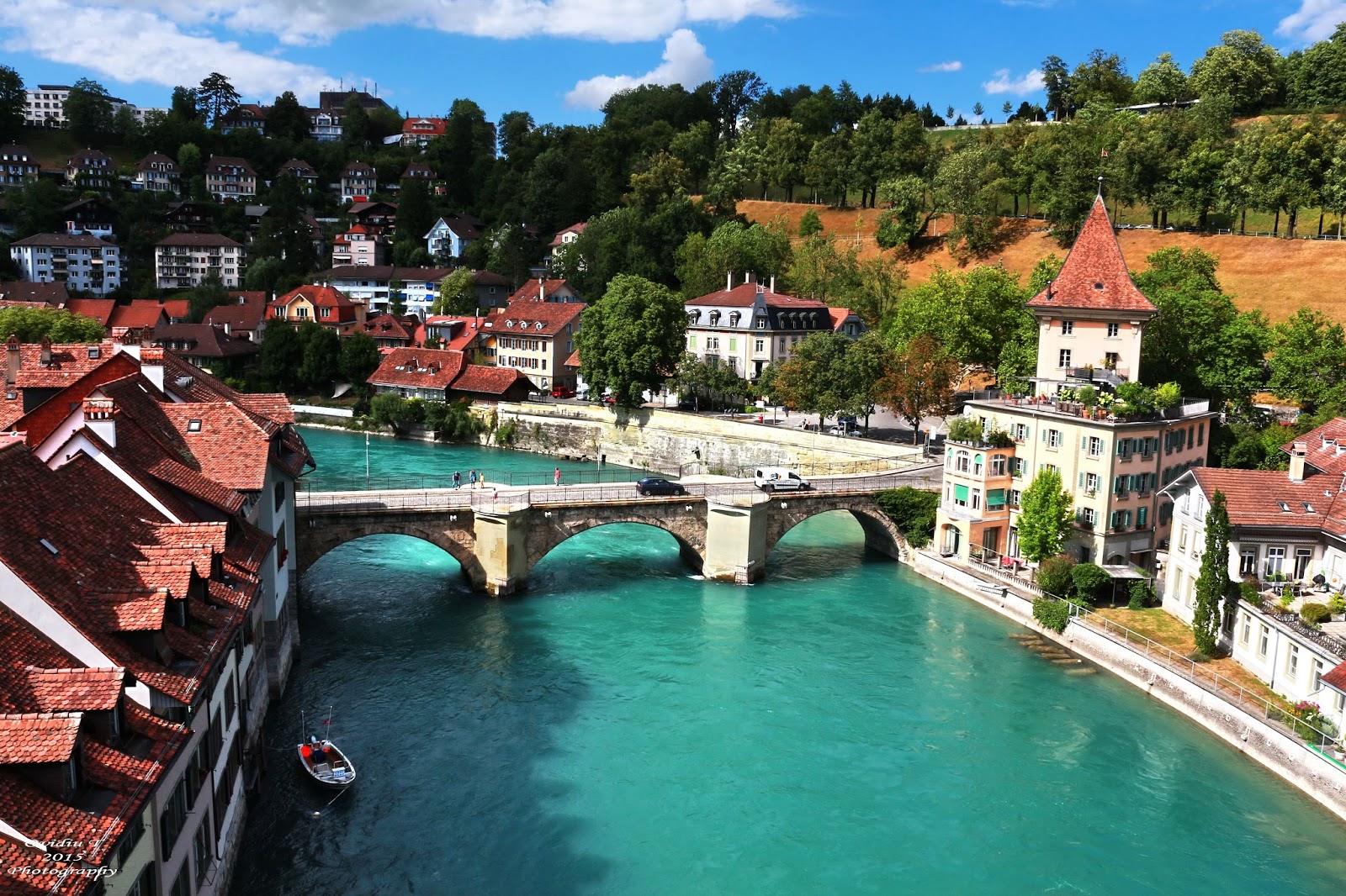 CĂLĂTORII: Berna .... ca scoasă din cutie