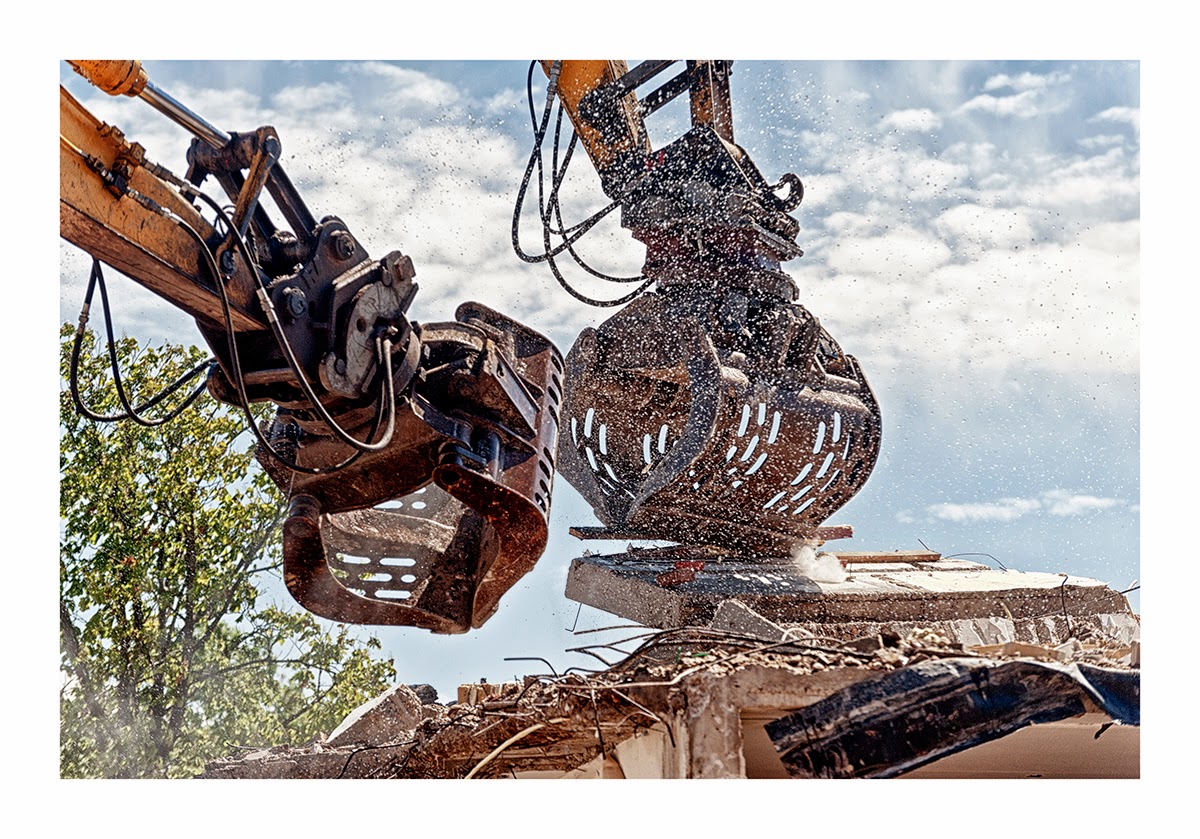 Susanne Stoop - visual arts: The tools of demolition