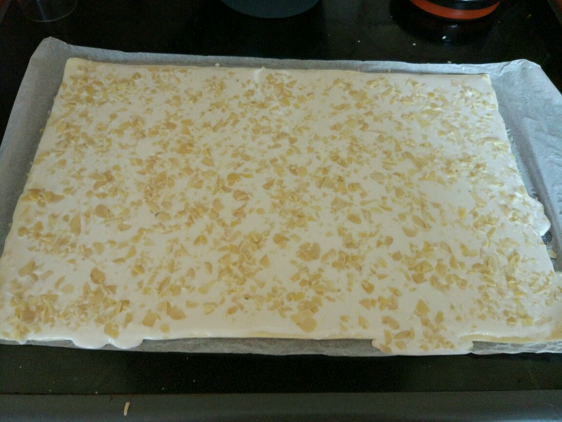 With Chocolate Brown: Jesuítas com Doce de Ovos