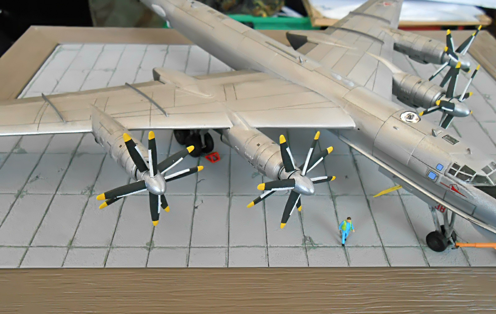 Le Tupolev Tu-95 RT - "Bear D".