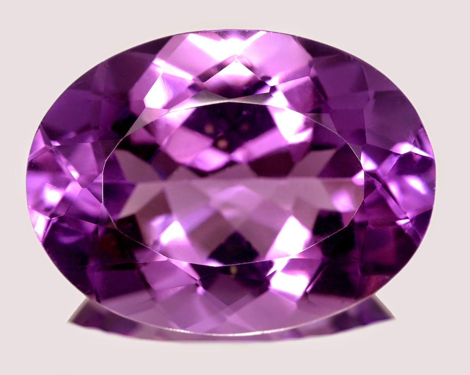 ADORA by Simona: Amethyst, The Crystal With A Mysterious Energy