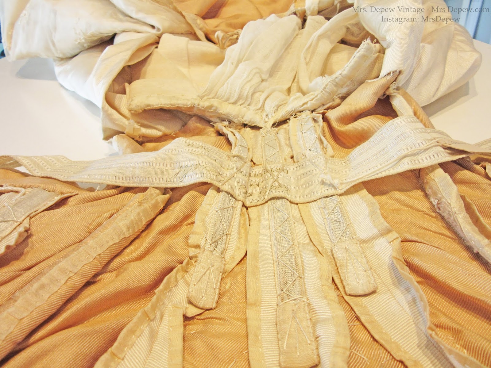 A Few Threads Loose: Anatomy of a Dress - The Unexpected Victorian Dress