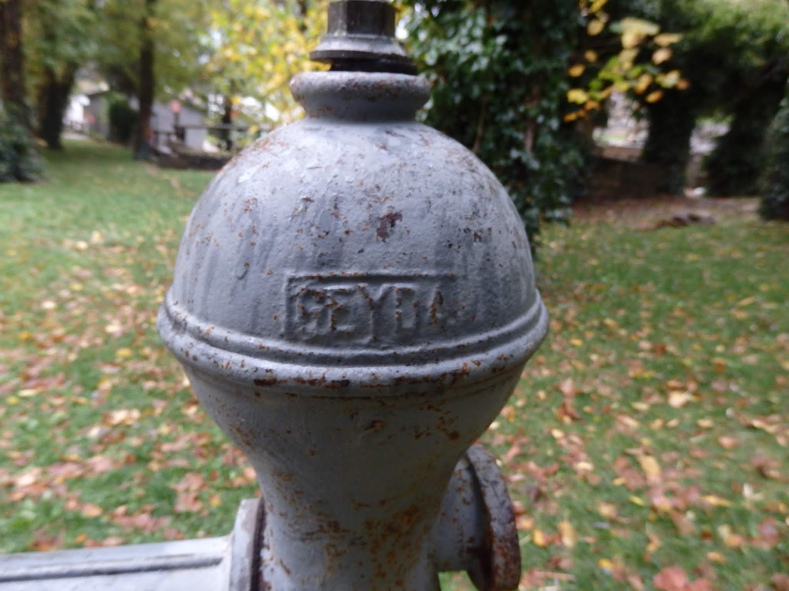 Alma de herrero: Bomba de trasiego GEYDA en el pueblo de Canfranc