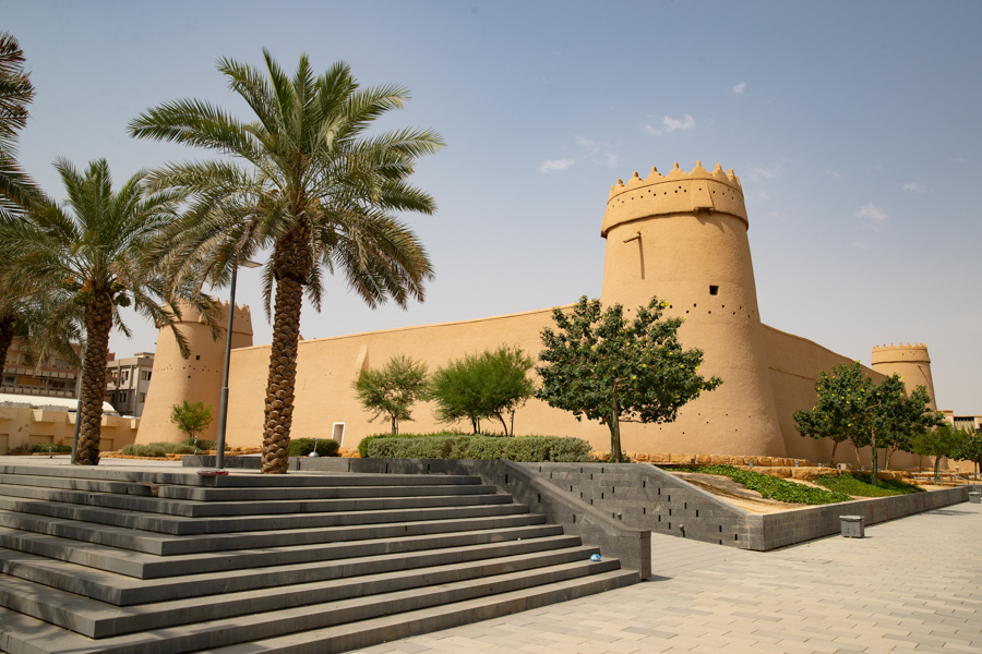 Birds of Saudi Arabia: Masmak Fort – Riyadh