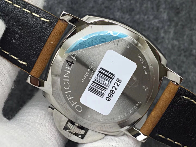 A man who was a luxury watch collector: Research Super Clone Replica ...