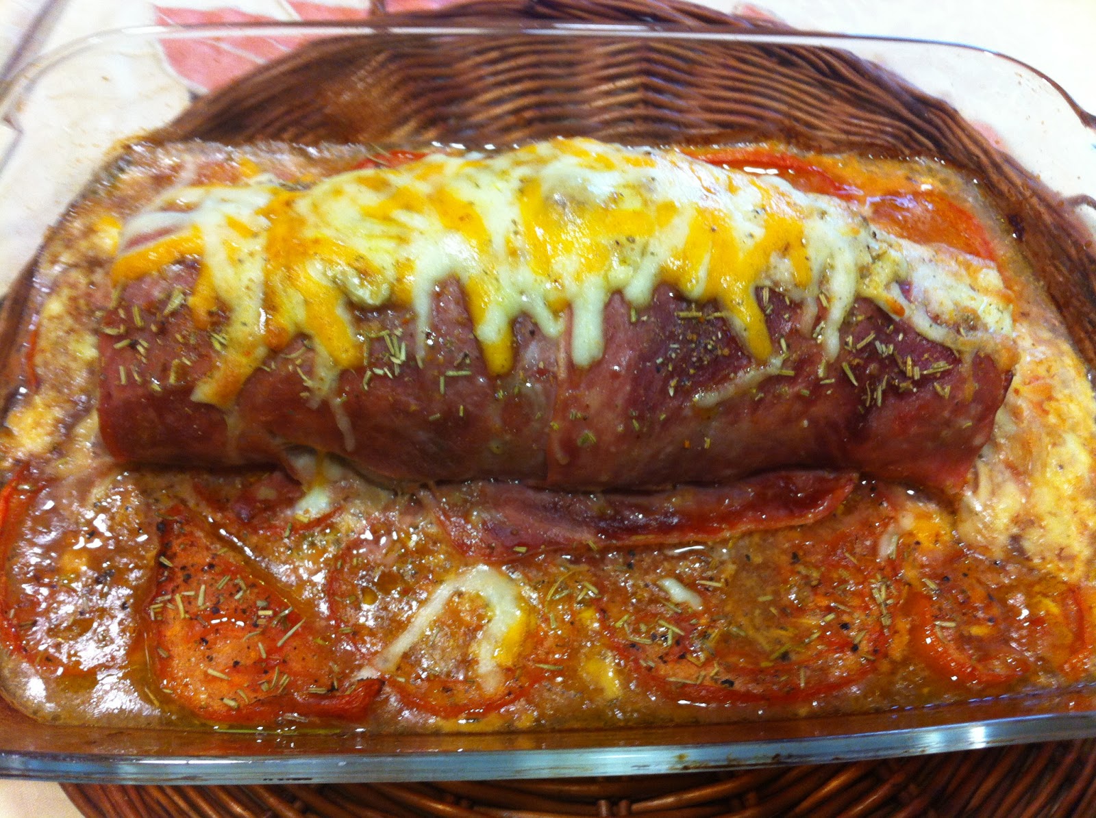 A LA TAULA I AL LLIT...: ROTLLE DE CARN FARCIDA