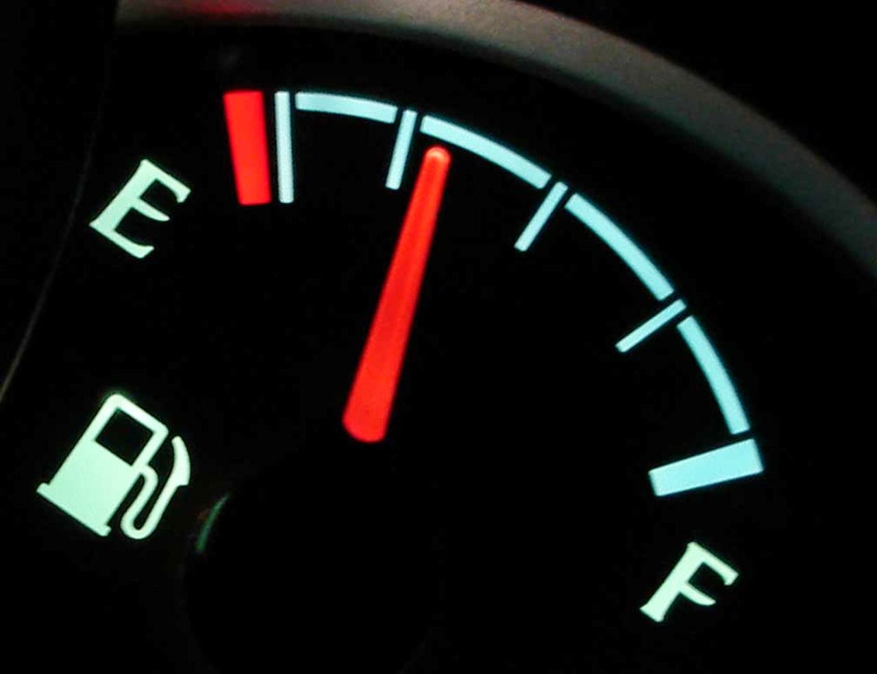 Quest Tech Solutions | Blog: Signs that Your Car’s Fuel Gage is ...