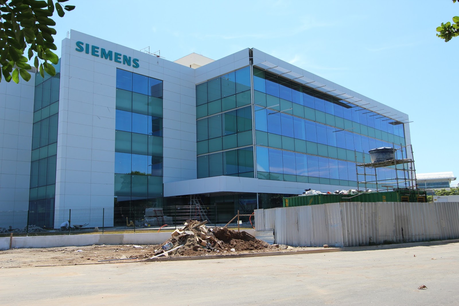 Fotos da obra do Centro de P&D Siemens Rio. | Eficiência Energética e ...