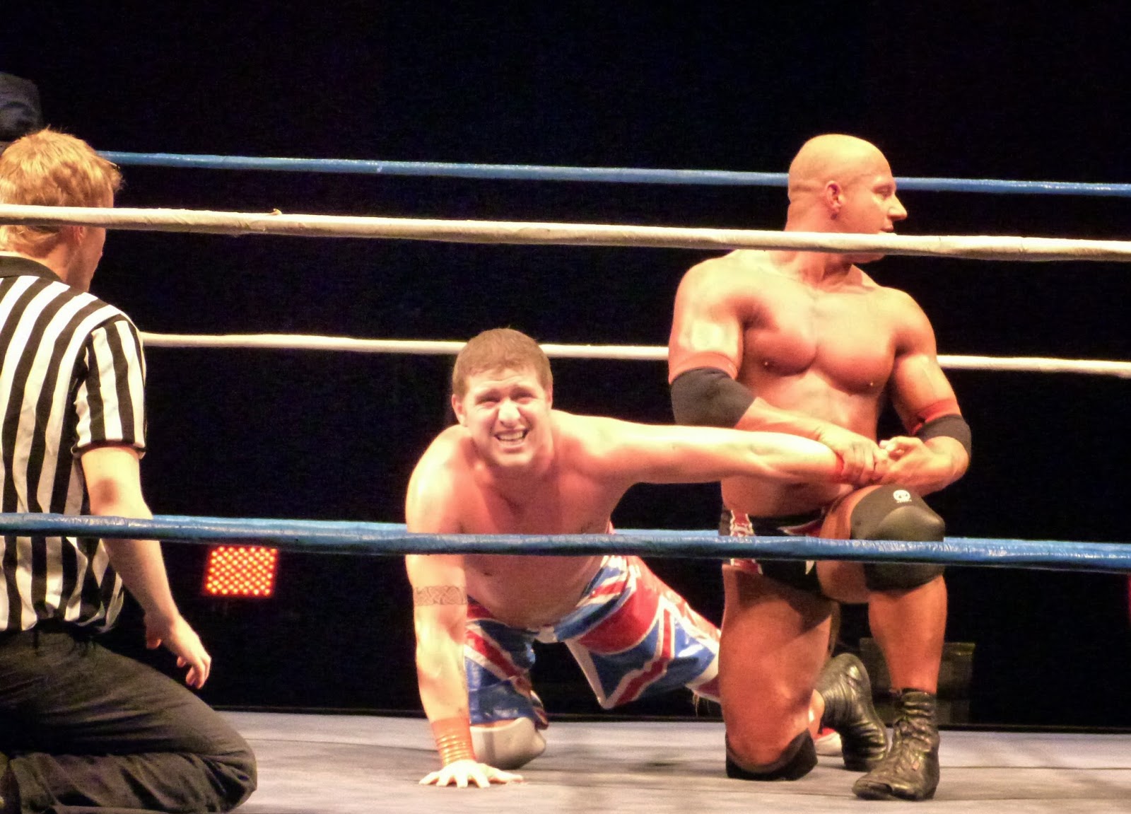 WRESTLESHOTS: ROBBIE DYNAMITE V DEAN ALLMARK