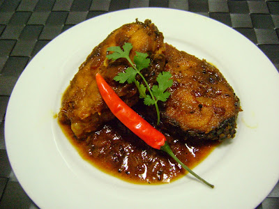 Bethica's Kitchen Flavours: Rui Mach Er Jhaal (Rohu Fish Curry ...