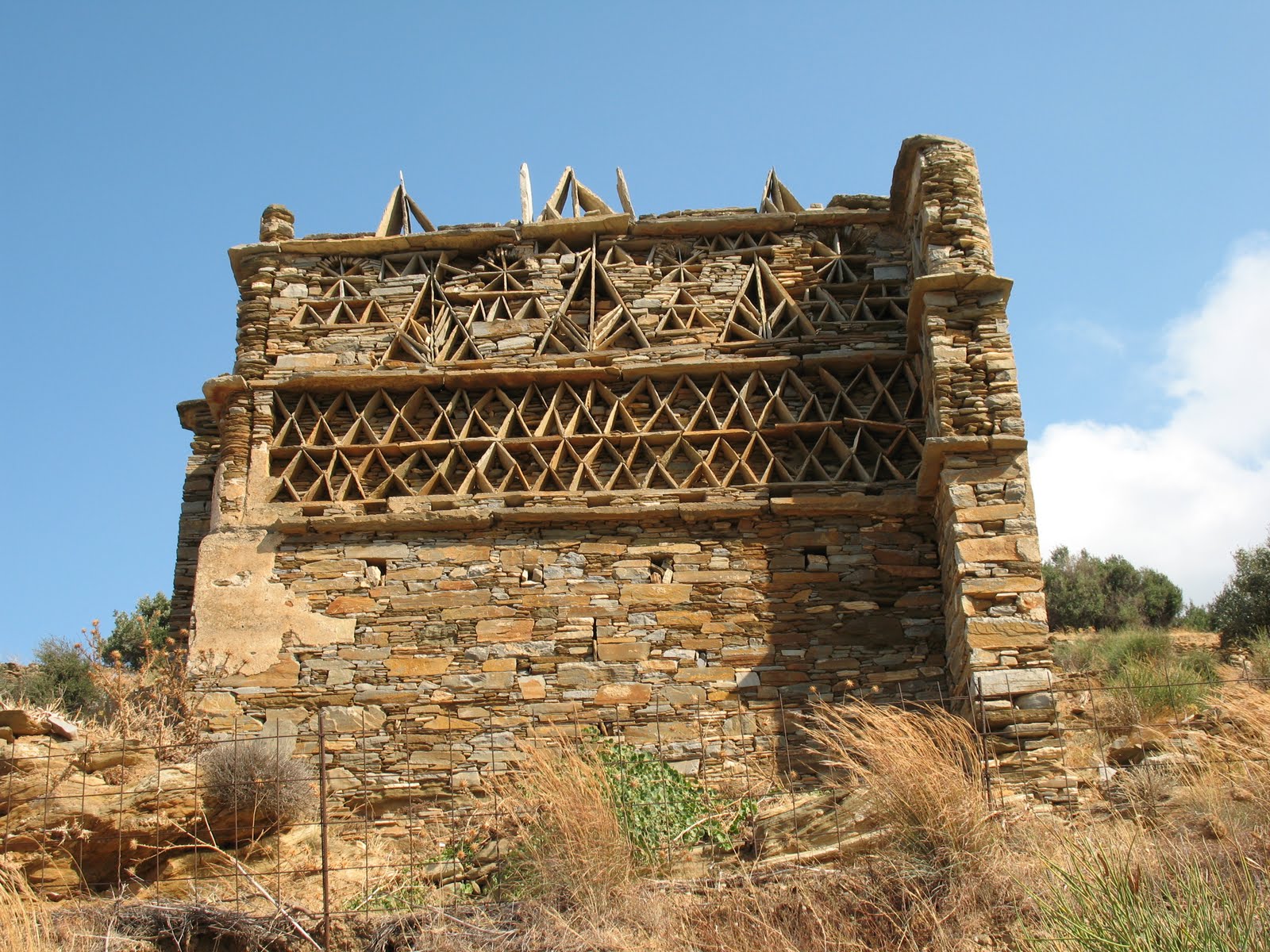 Jurnal de gradina: Porumbarele insulei Tinos , Ciclade