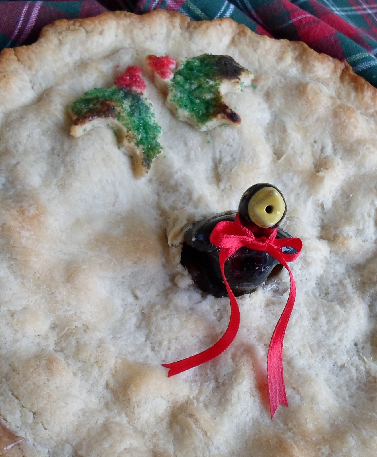 Happier Than A Pig In Mud: Thoughts on Pie Embellishment