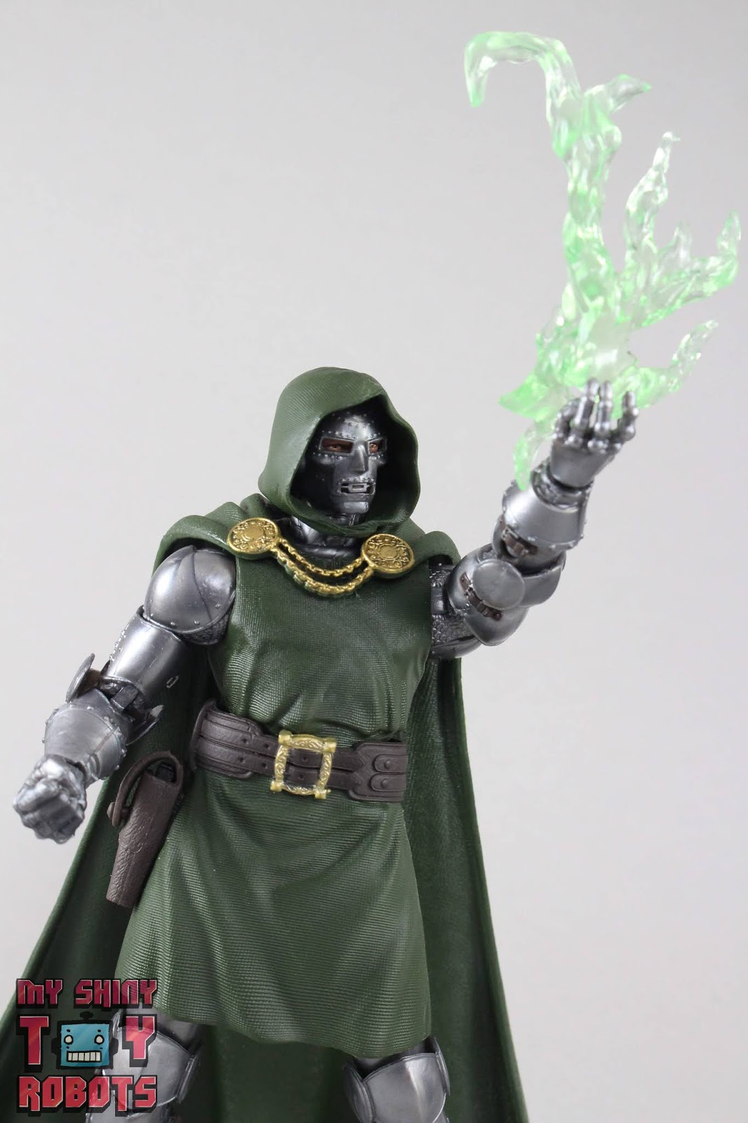 My Shiny Toy Robots: Toybox REVIEW: Marvel Legends Doctor Doom