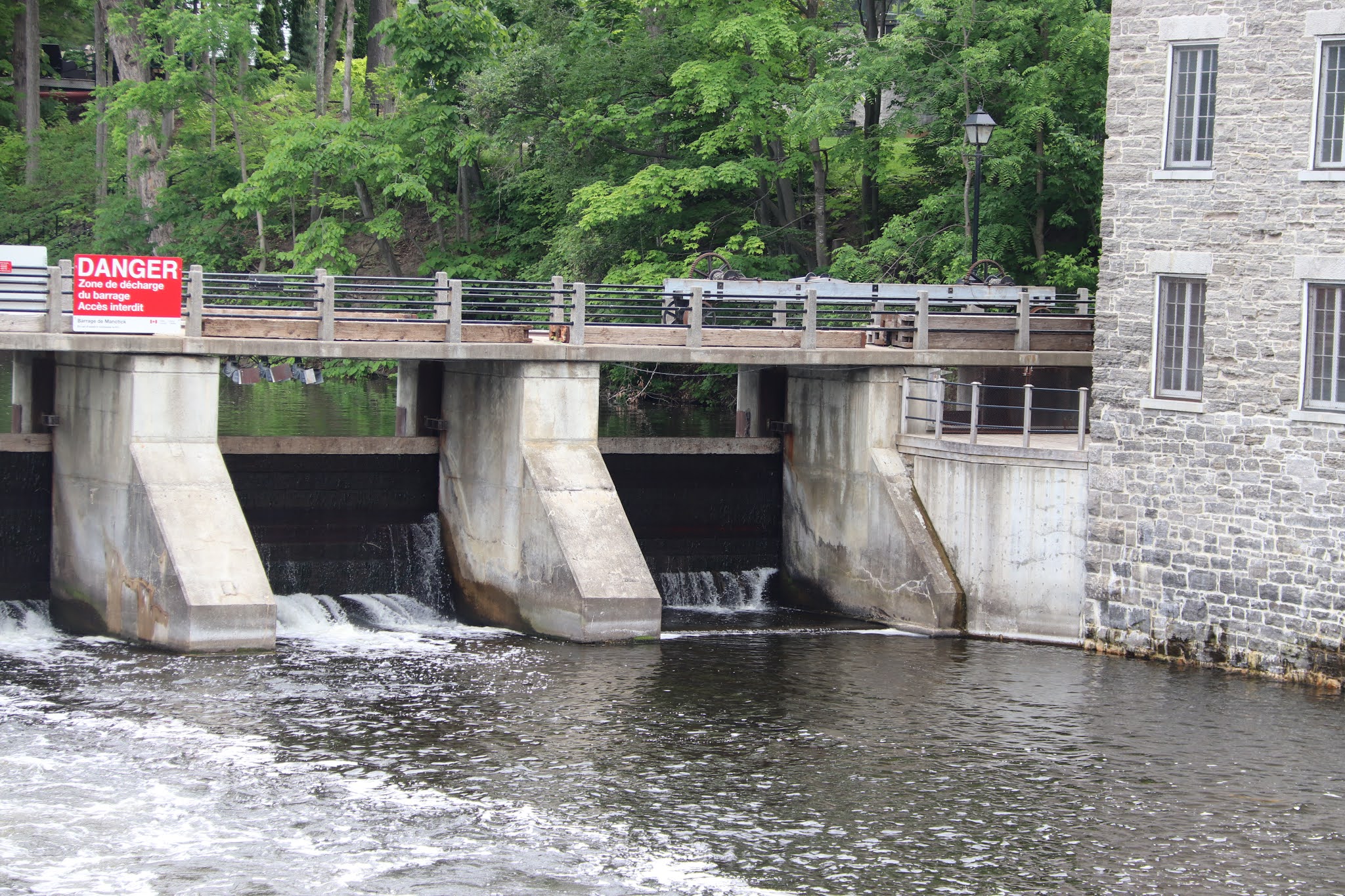 Memorials in Ottawa: Manotick Dam