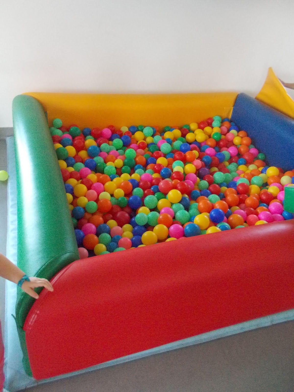 Sala Amarela: "Piscina de Bolas"