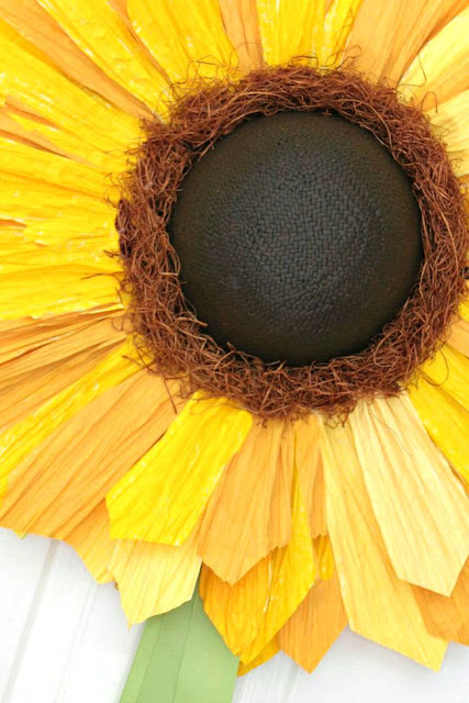 A Sunflower Welcome for Your Front Door - Crafts a la mode