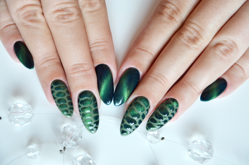 Hell's Beauty by paaatriziaa: RIO DE JANEIRO & ECUADOR INDIGO NAILS