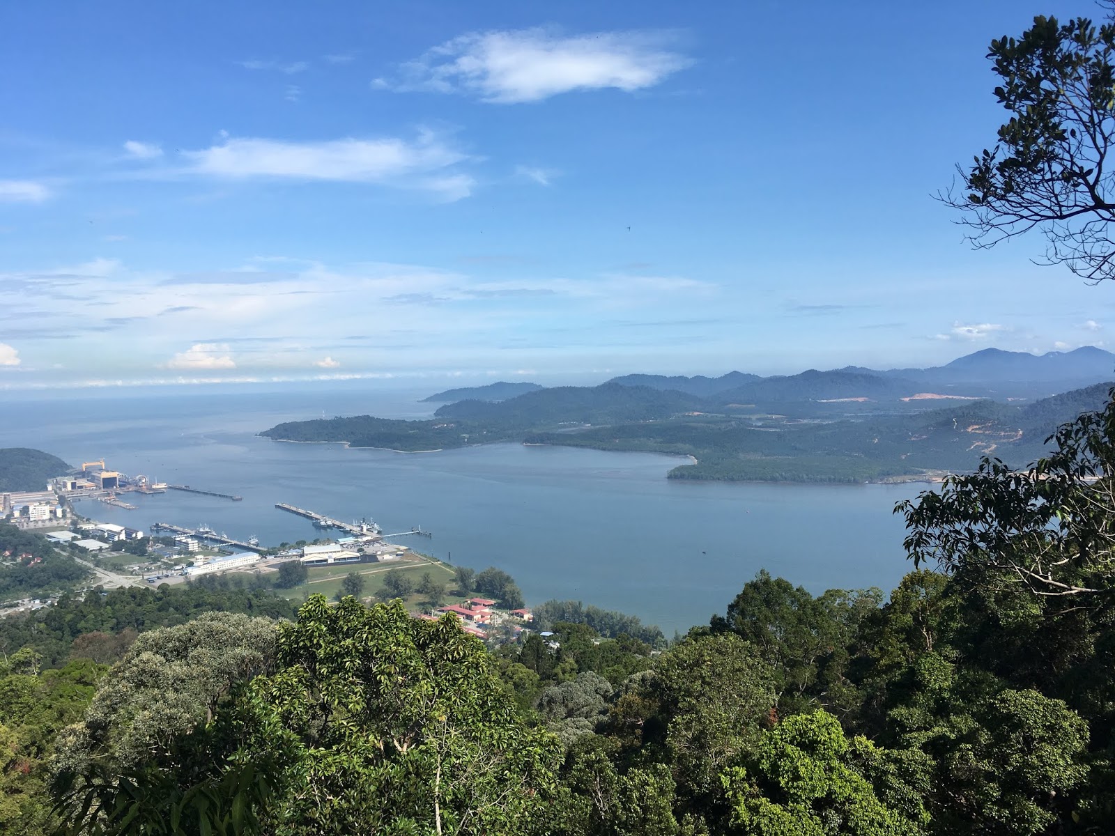 Dari Dalam Aku: Mendaki Bukit Ungku Busu Lumut Perak