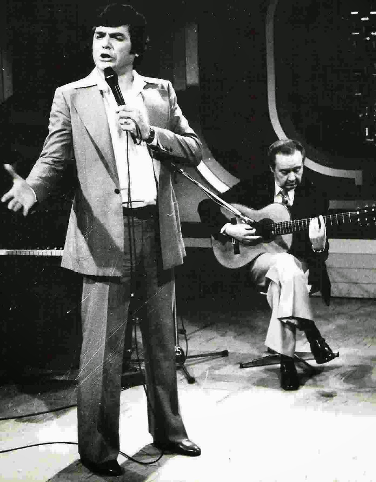 NOTICIAS Y EFEMERIDES MUSICALES Y DEL CINE: ROBERTO GRELA, UN 28 DE ...