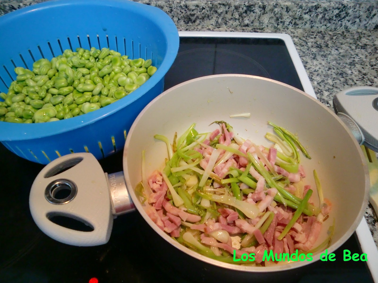 LOS MUNDOS DE BEA: HABAS CON AJOS TIERNOS Y BACON