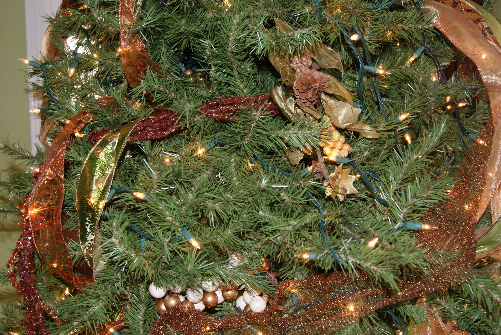 It's the Little Things: How to Layer a Christmas Tree
