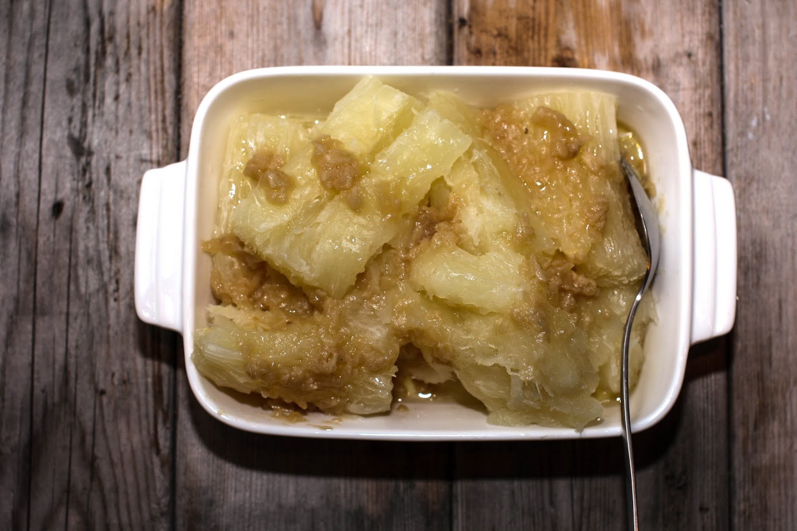 Kaikki äitini reseptit: YUCA CON MOJO JA KUINKA MANIOKKI KUORITAAN