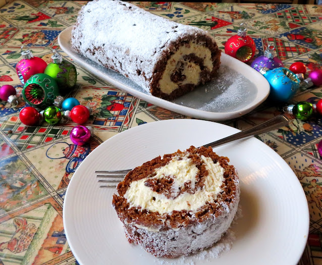 Christmas Gingerbread Roll | The English Kitchen