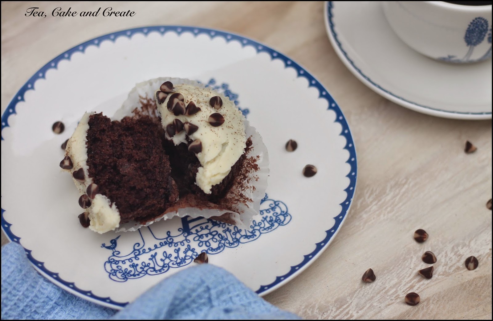 Tea, Cake & Create: Top Deck Cupcakes
