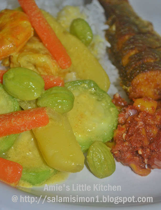 Petola Masak Lemak, Sambal Mangga & Ikan Belanak Goreng - Amie's Little ...