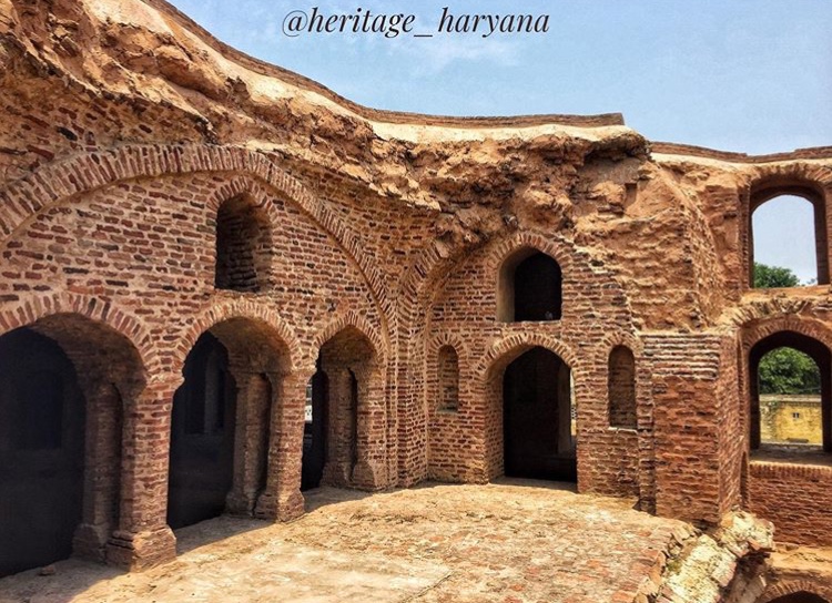 GATEWAYS OF MUGHAL SARAI (GHARAUNDA)