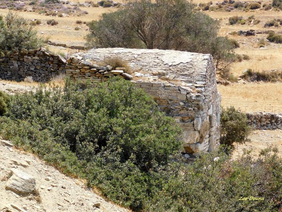 Homo Universalis: ΙΟΣ:ΤΟ ΝΗΣΙ ΤΩΝ ΑΝΤΙΘΕΣΕΩΝ - ΦΩΤΟΓΡΑΦΙΚΟ ΑΛΜΠΟΥΜ ΤΗΣ ...