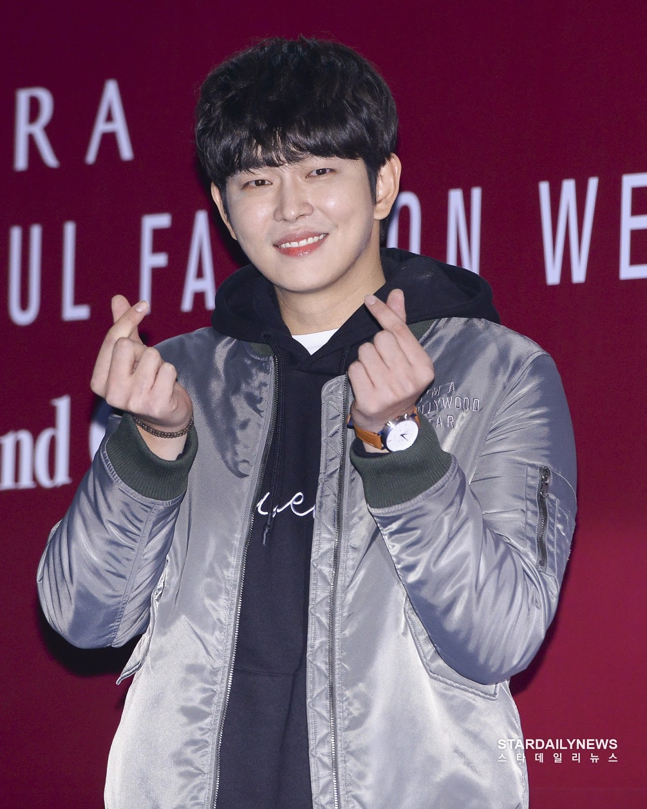 Lee Jong Suk & Yoon Kyung Sang 'Hera Seoul Fashion Week' 21 October 2017