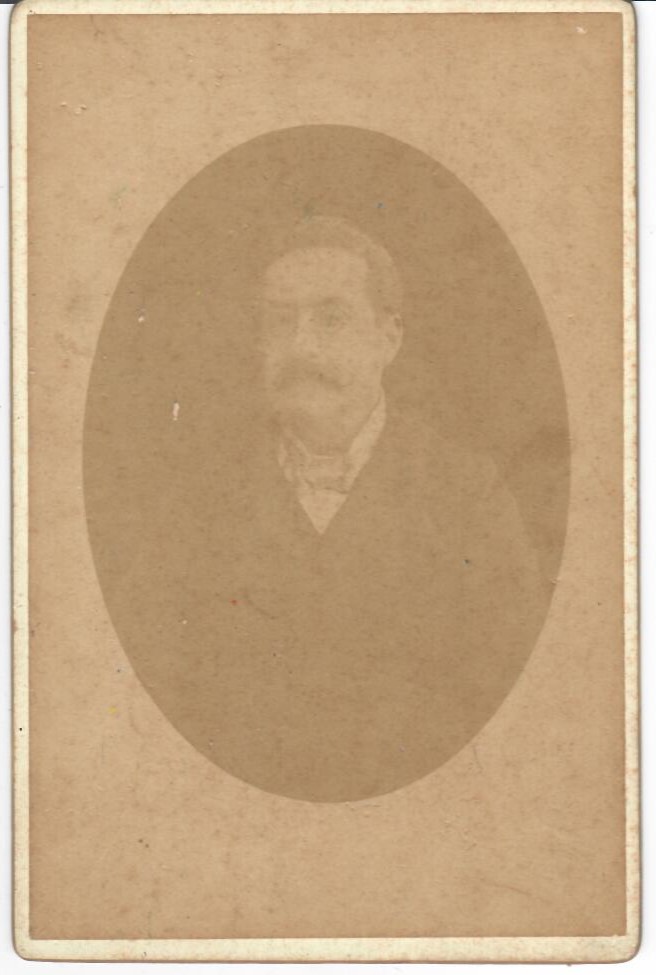 Filosofia Social e Positivismo: Foto do sr. Paul Thomas, neto adotivo ...