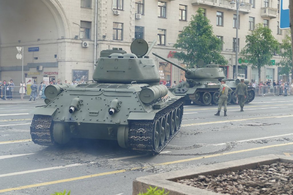 China Defense Blog: Non-Chinese photos of the day: T-34, let it rip and ...