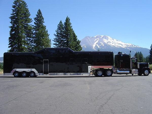 techTREE: Midnight Rider: The World’s Biggest and Heaviest Limousine