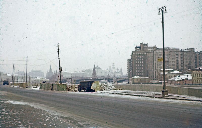 40 Fascinating Color Photos Capture Street Scenes of Moscow in the Mid ...