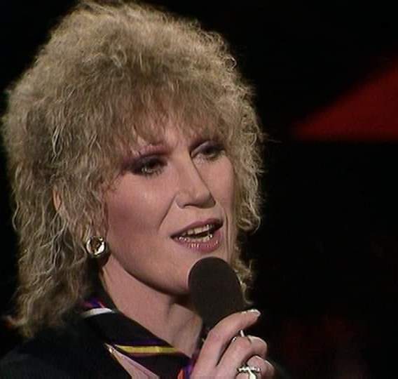 The Wild Reed: Remembering Dusty Springfield’s “Daring” 1979 Gay ...
