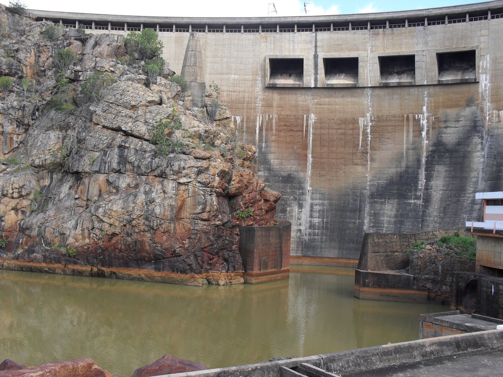 Gestão Ambiental Planificação e Desenvolvimento C: Escurvao barragem ...
