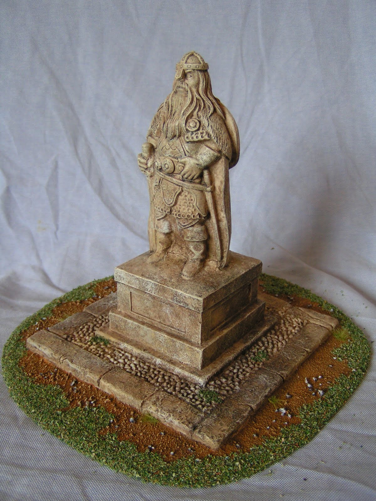 Dampf's modelling page: Dwarf Statue