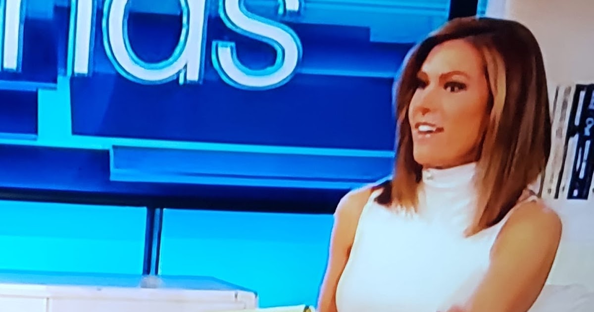 Celebrity Legs and Feet in Tights: Lisa Boothe`s Legs and Feet in Tights