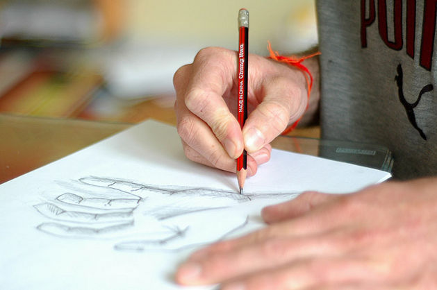 Pencil sketches and drawings: How to Draw Realistic Hands